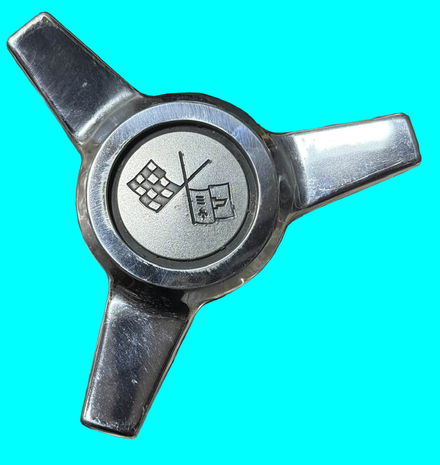 USED OEM VINTAGE CHEVROLET 1964 CORVETTE 3 PRONG WHEEL SPINNER